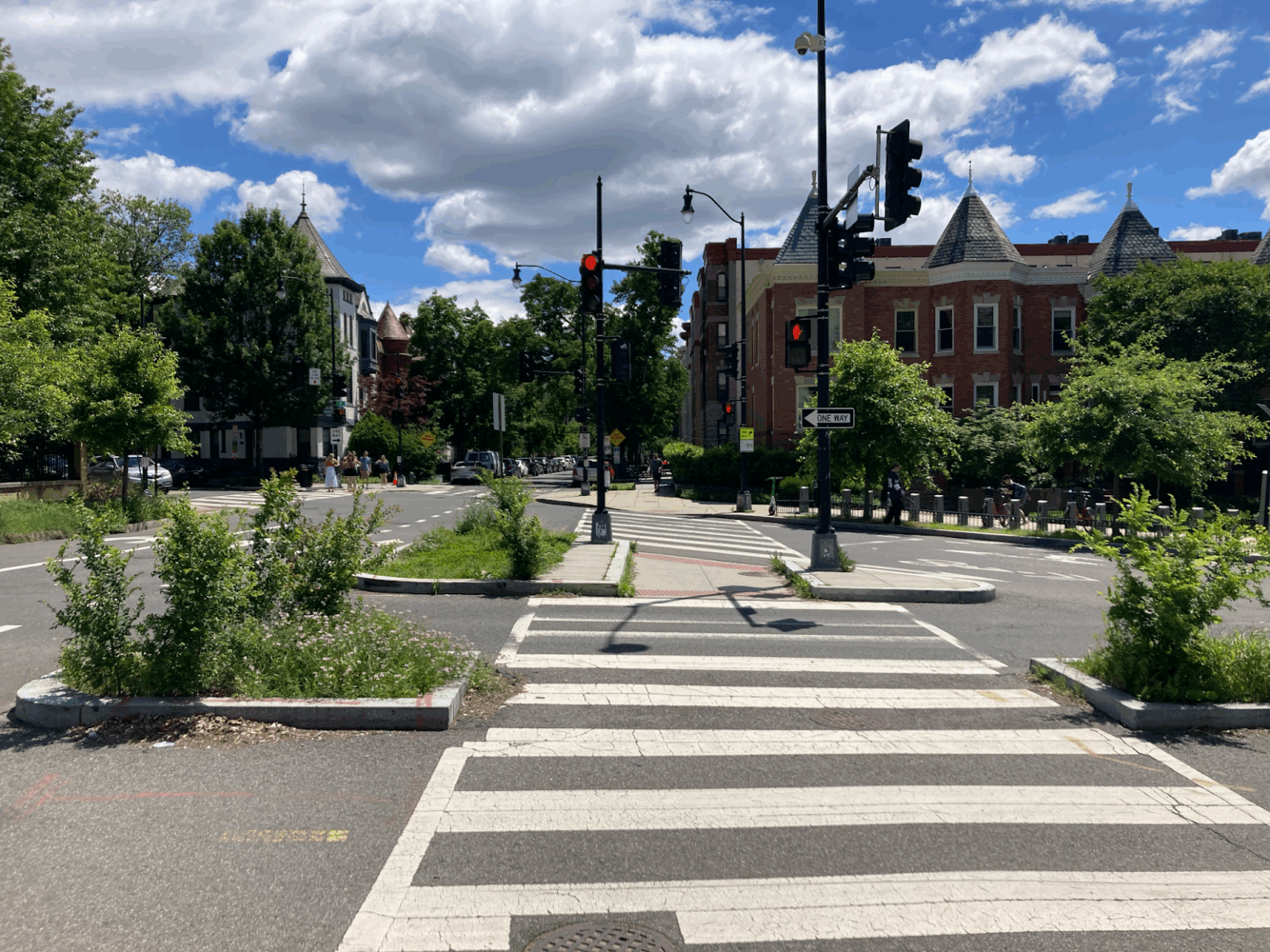 Complete Streets and Green Streets - Smart Growth America